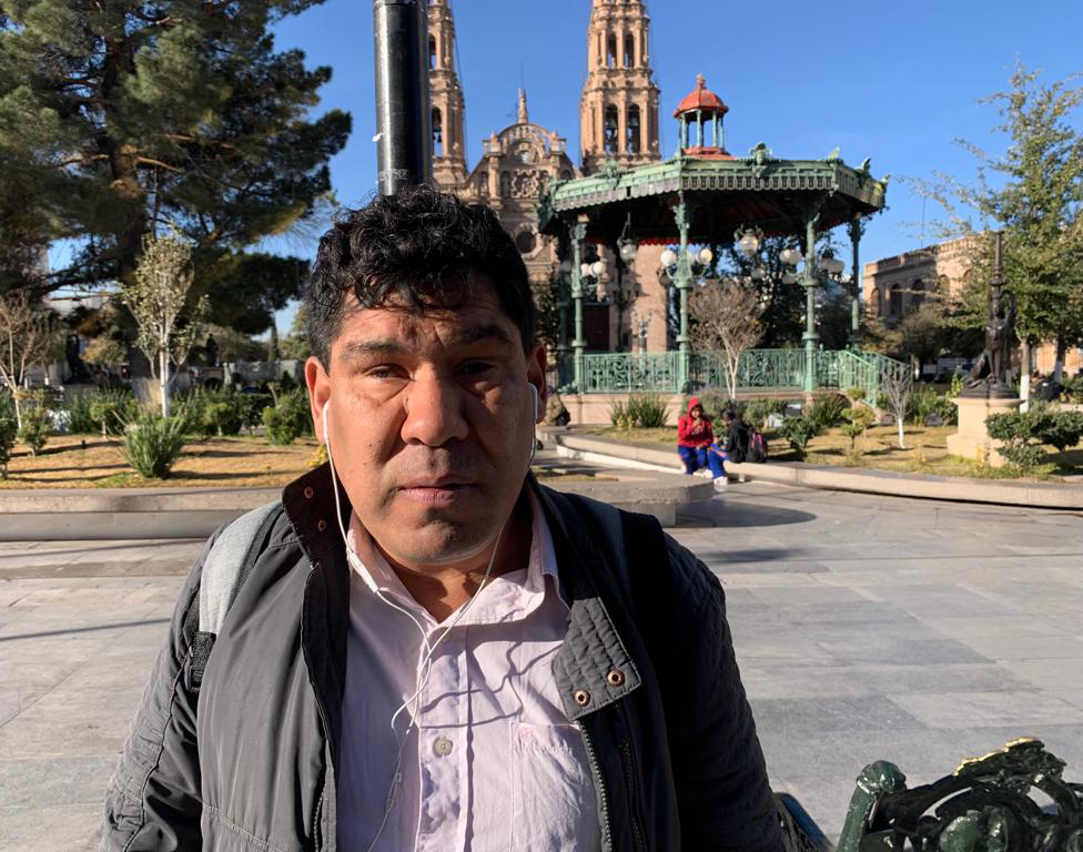 Desde las sombras ilumina reportero caminos a las personas con ...