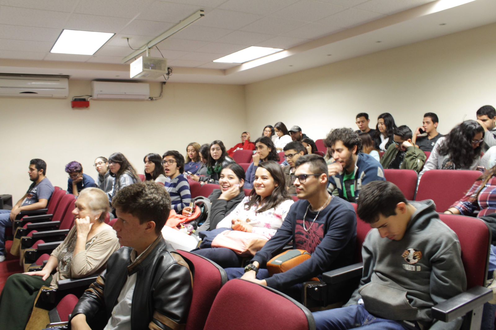 Marginados sociales: Estudiantes universitarios foráneos, los olvidados ...