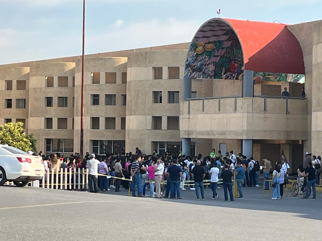 GALERÍA: Casi 10 mil jóvenes presentan examen de admisión en la UACH ...