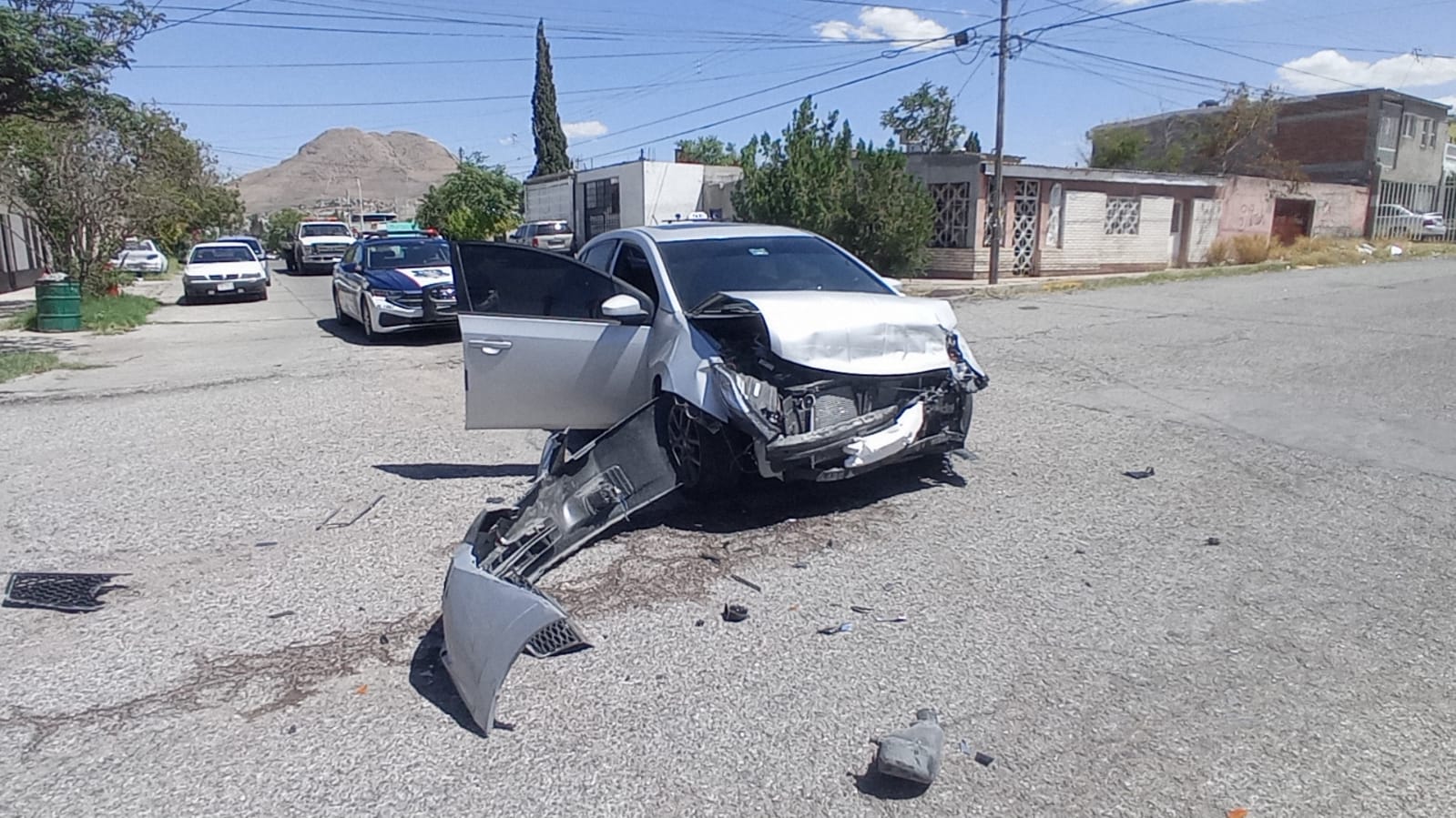 Choque volcadura en el Cerro de la Cruz deja daños materiales - Norte De Chihuahua