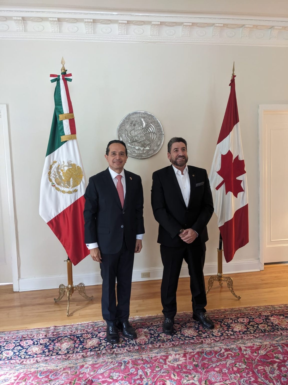 Atletas rarámuri son recibidos por el embajador de México en Canadá ...