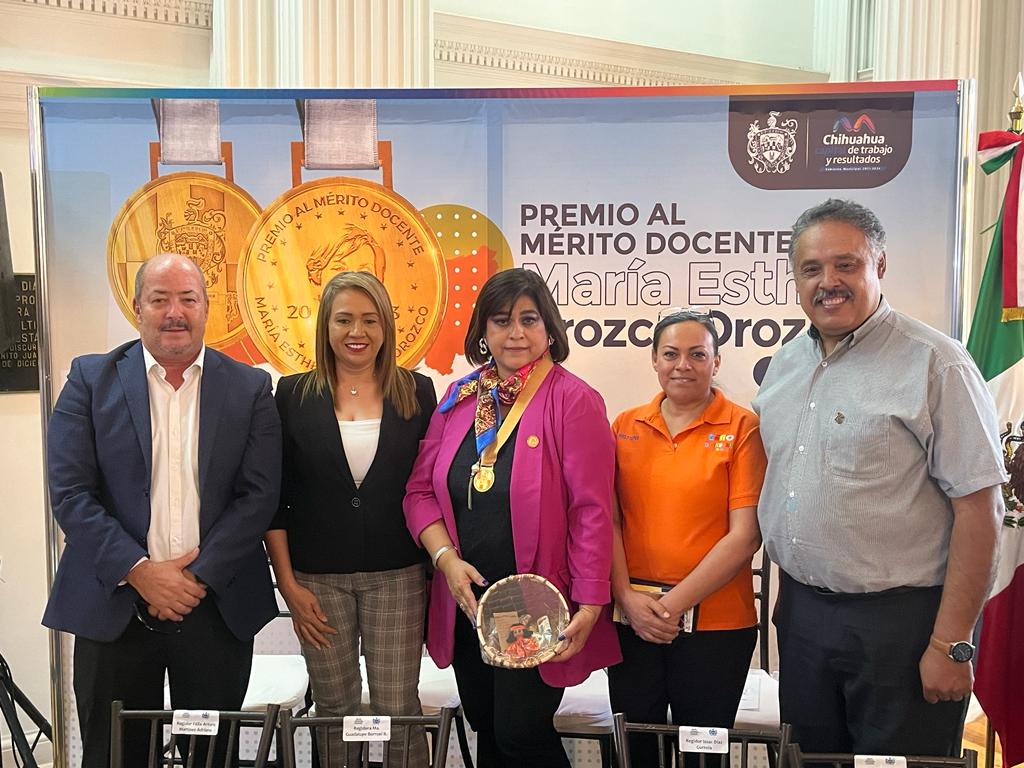 Cuatro maestros reciben el Premio al Mérito Docente María Esther Orozco ...