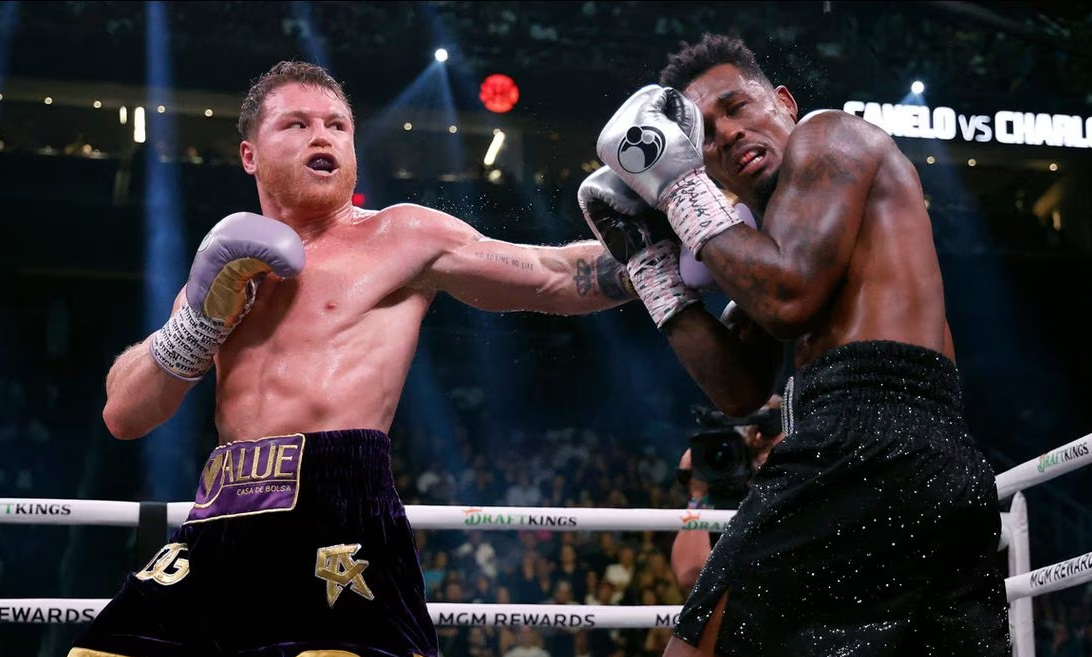 "Canelo" Álvarez vence a Jermell Charlo por decisión en Las Vegas ...