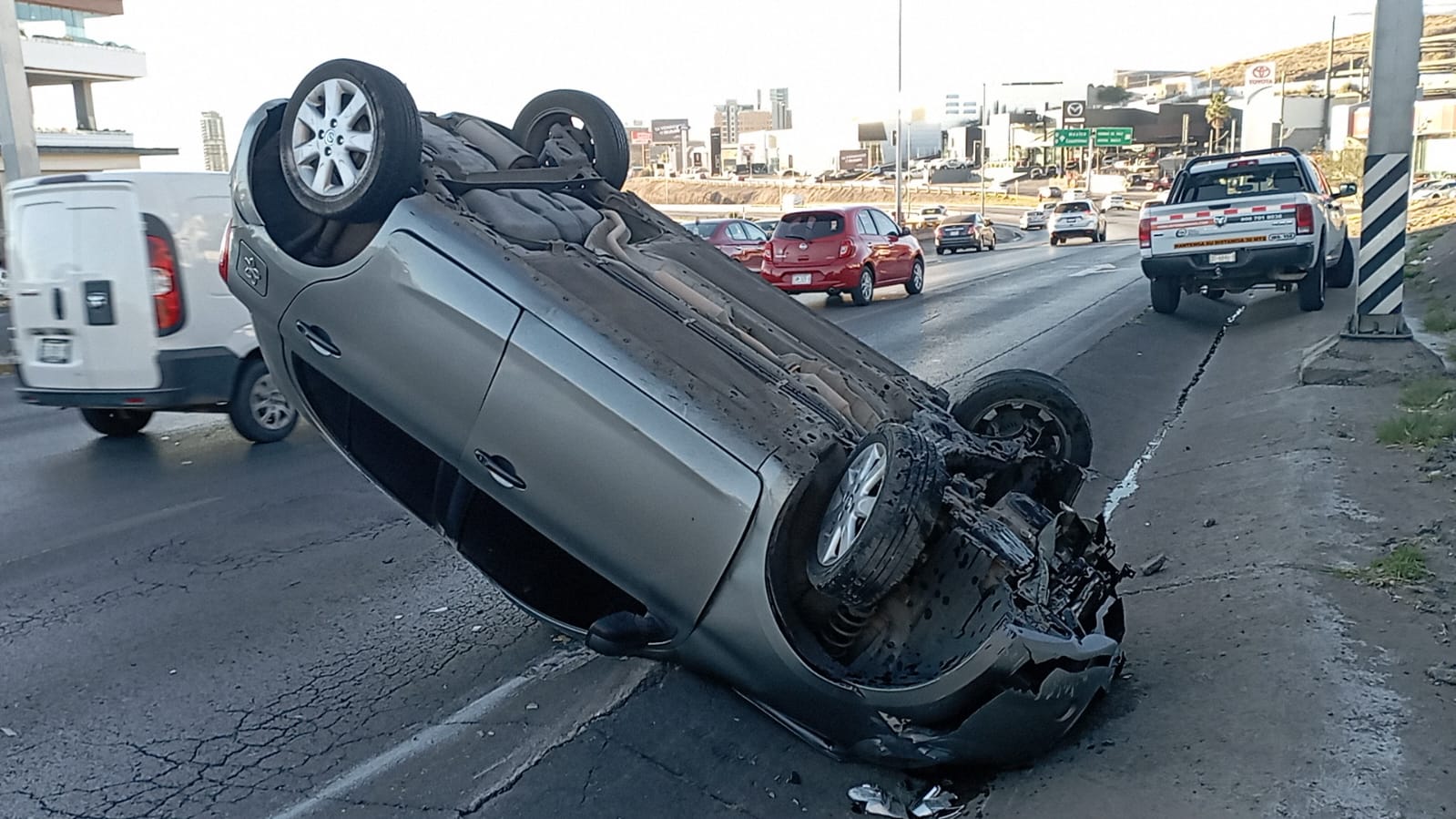 Mujer sale ilesa de choque volcadura - Norte De Chihuahua
