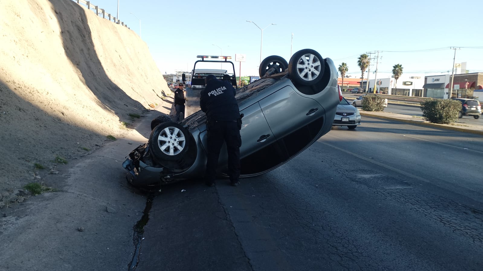 Mujer sale ilesa de choque volcadura - Norte De Chihuahua