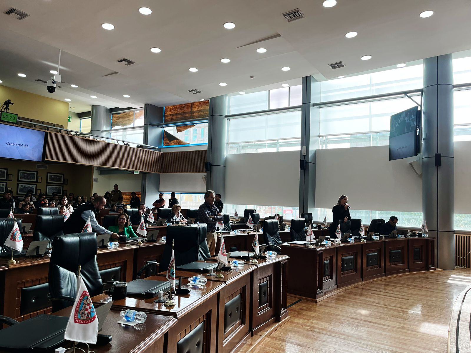 VIDEO: Brindan minuto de aplausos en Congreso por le Magistrade Ociel ...