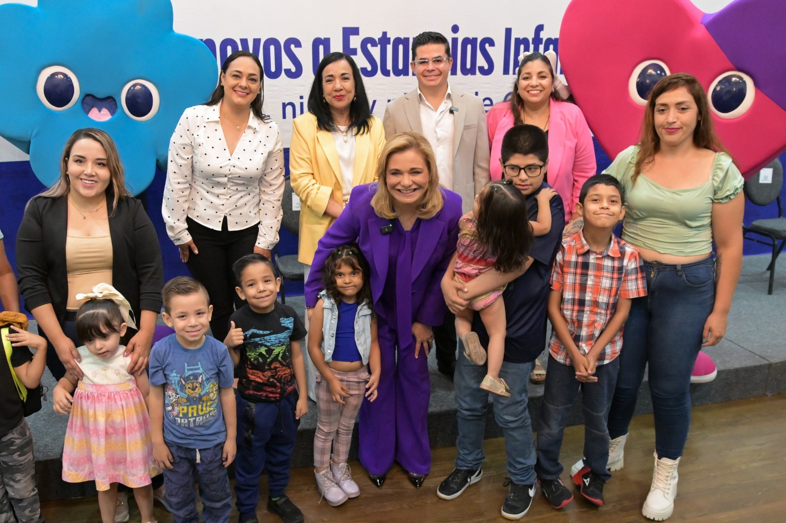 Gobierno del Estado beneficia a 12 mil niñas y niños becas y equipamiento para casi 400 ...
